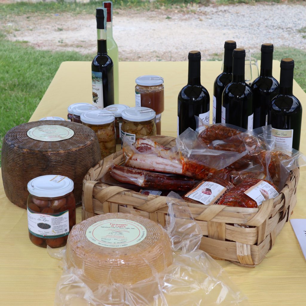 Prodotti tipici calabresi al gusto peperoncino piccante | Wetipico